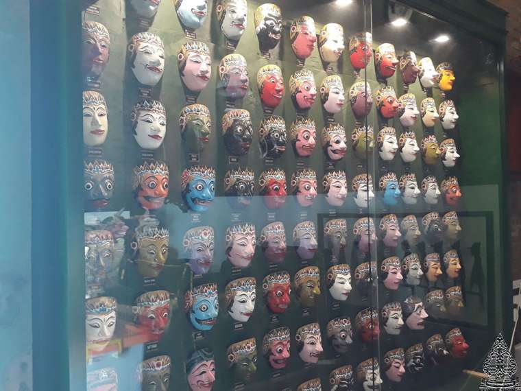 Topeng Nusantara - Museum Gubug Wayang Mojokerto