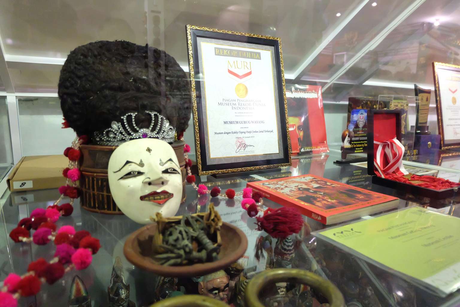 LAMPAUI TARGET! Penghargaan MURI Koleksi Museum Gubug Wayang - Museum ...